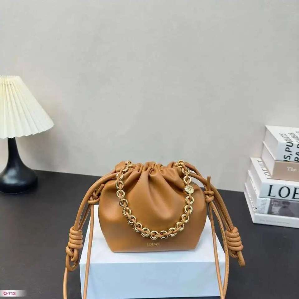 Copy 1:1 Loewe Style Copy1:1 Classic Universal Spruce Shoulders Front Texture For A Female Bitch ...